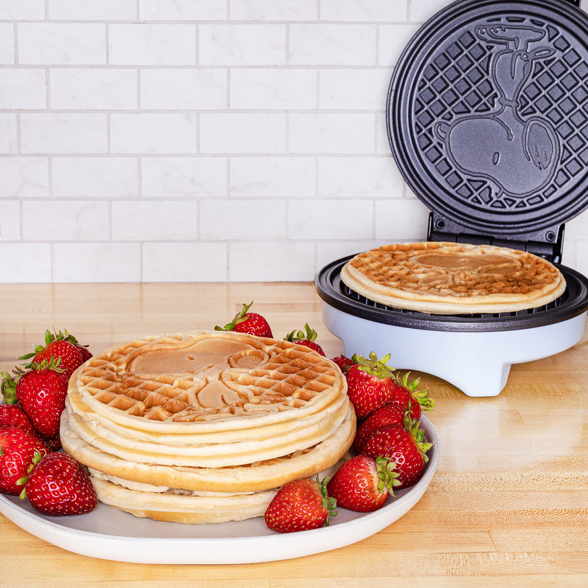 Peanuts Snoopy round Waffle Maker – Sharper Image