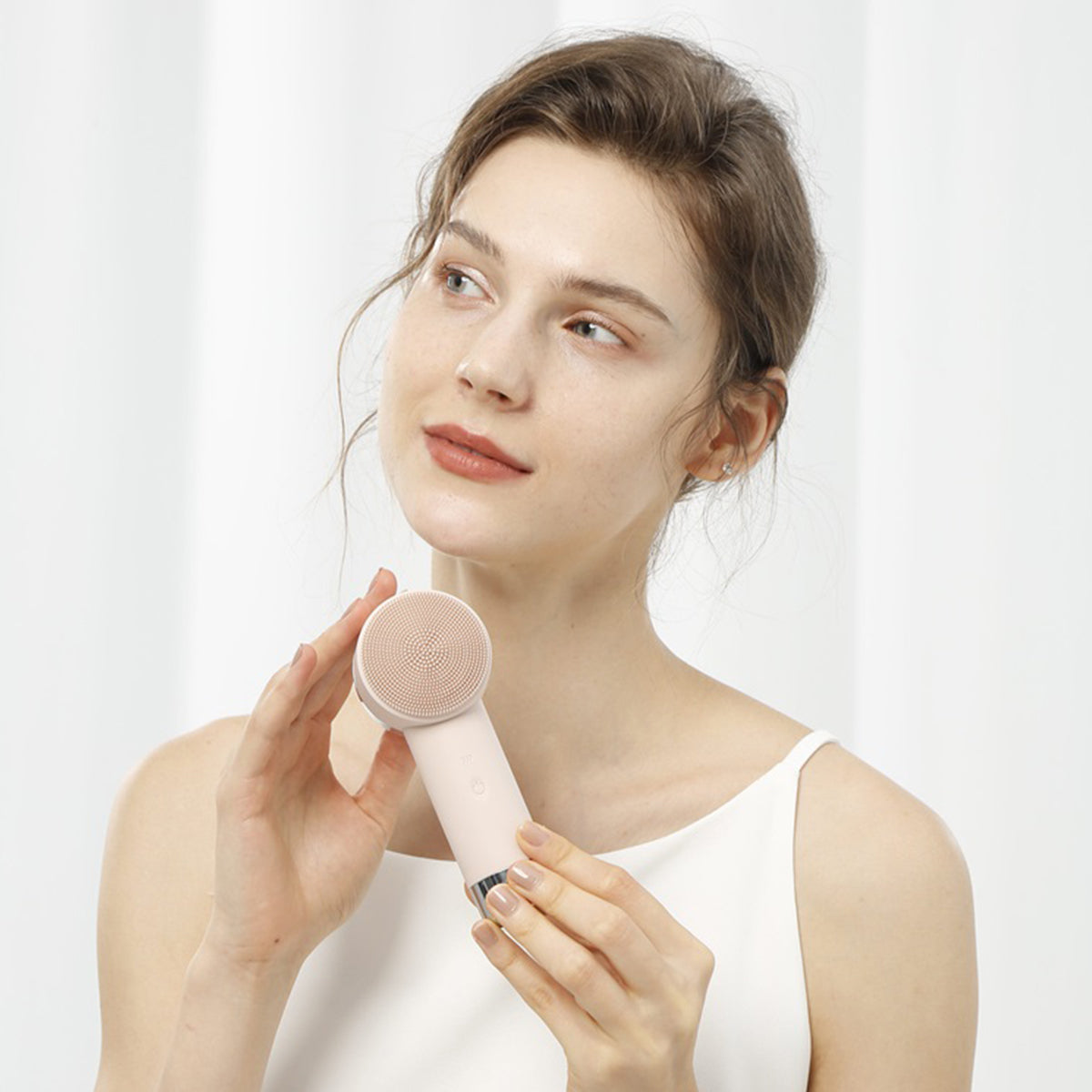 2-in-1 Warming Deep Cleansing Facial Brush – Sharper Image